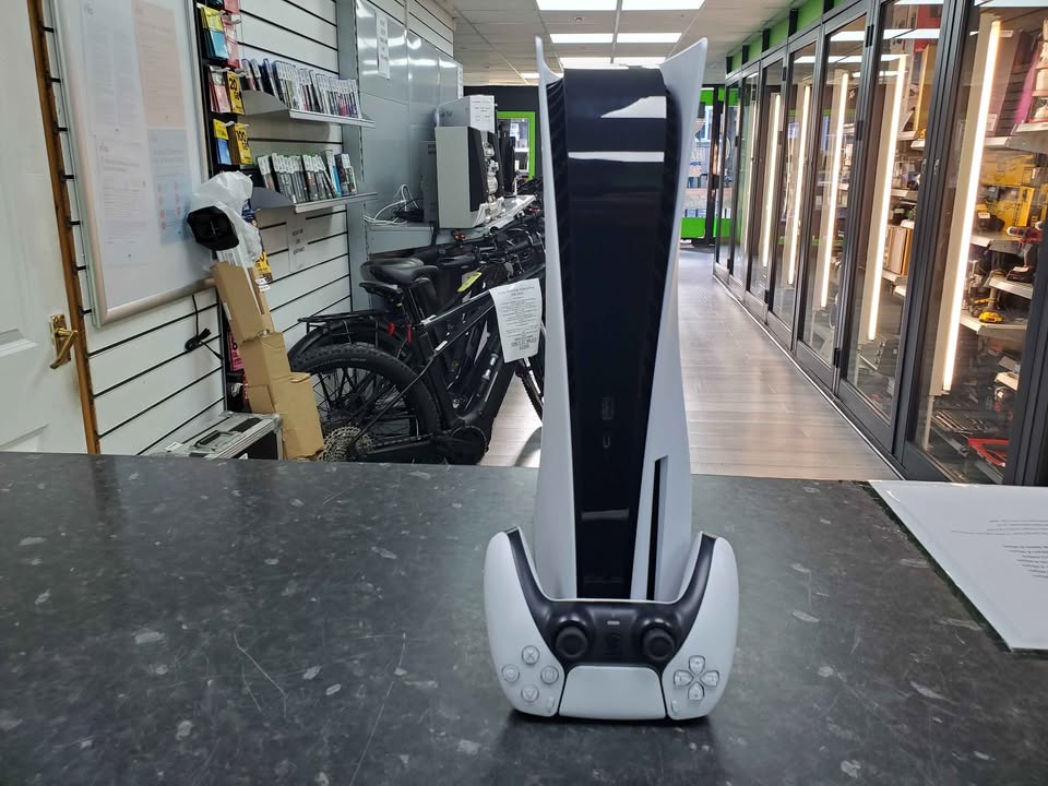 Pre-owned Sony Playstation 5 Disc Edition (825GB) Inc Controller - Own4Less